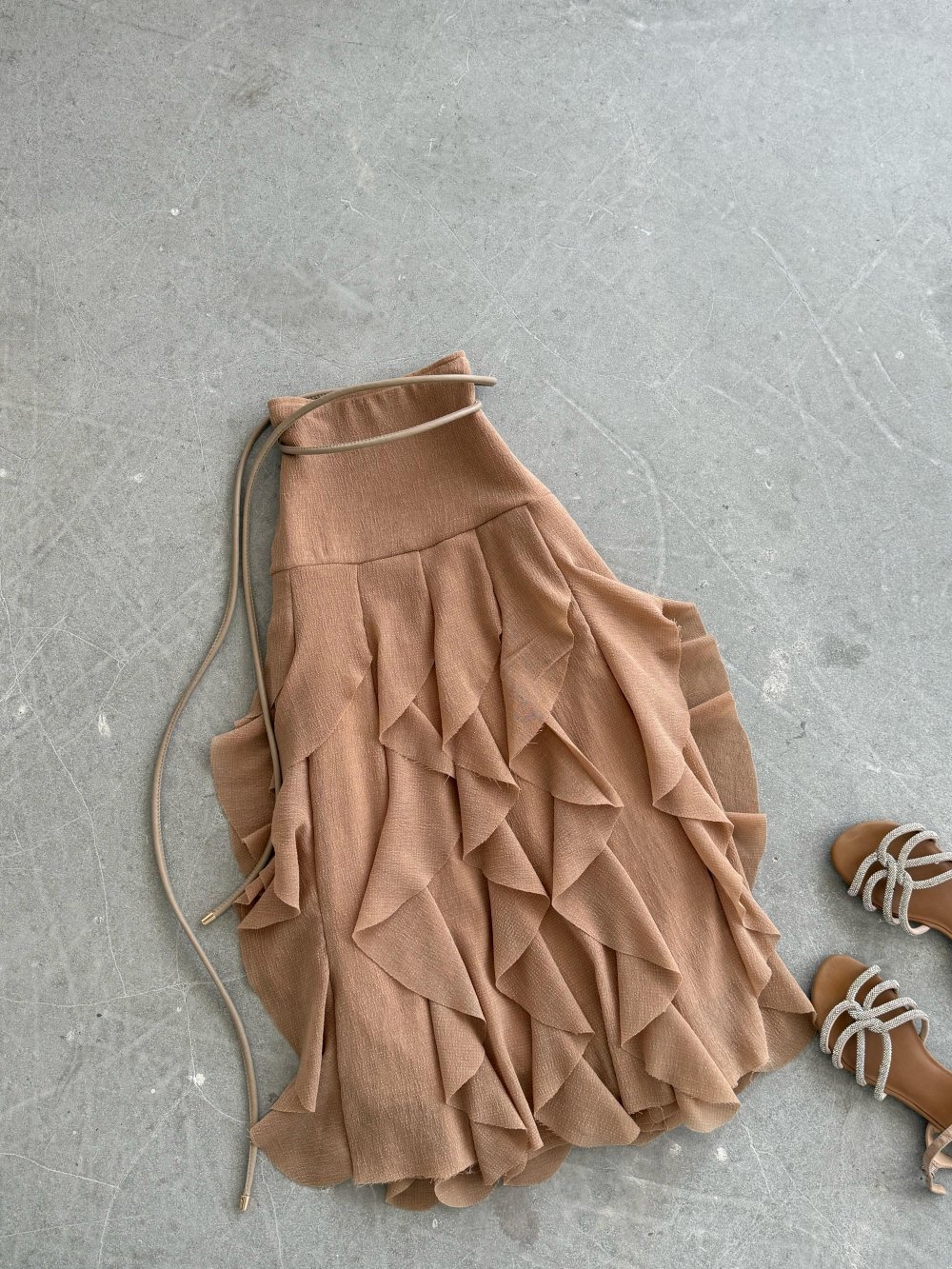 Mutty Adelia Fırfır Detay Salaş Etek Bej Modelleri En Uygun Fiyatlarla
